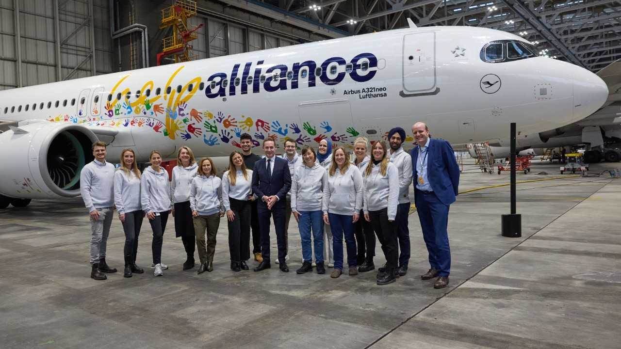 Lufthansa Airbus takes off with “Helping Hands” special livery ...